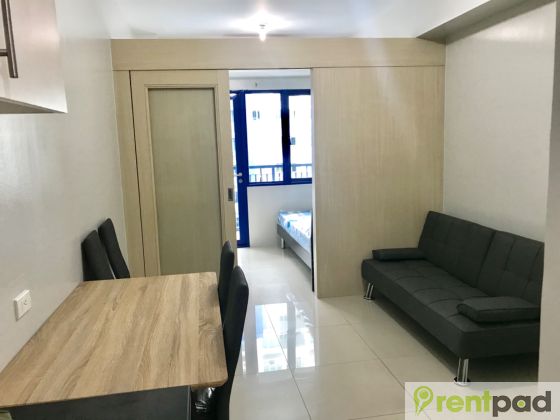 1BR with Balcony at Sea Residences MOA #ba26d01591