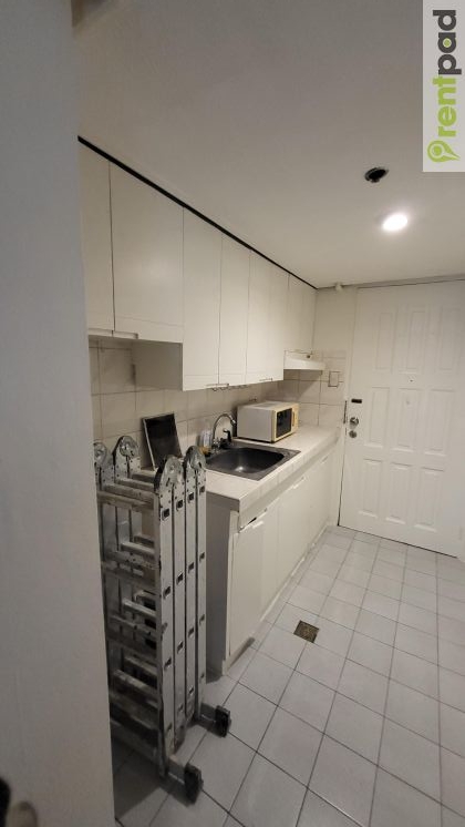 Valero Plaza Studio with Balcony for Rent #faa73e0251