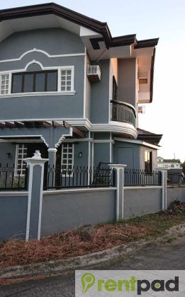 Big High Ceiling House in Parkplace Village Imus Cavite #8c4fb30993