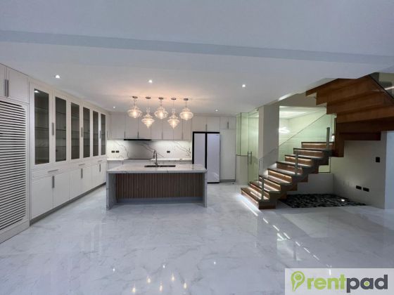 McKinley Hill Village House and Lot for Rent #1eb70a9618