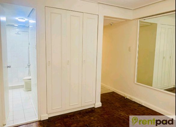 Valero Plaza studio with balcony #52422fa217