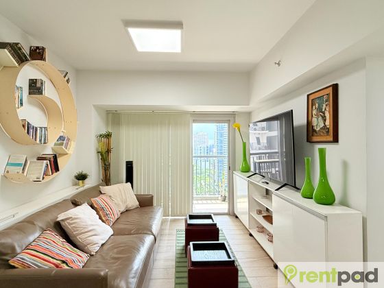 Fully Furnished Huge Room One Maridien in BGC for Rent #c56403dd91