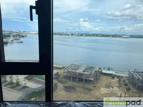 Modern 1BR Front Seaview Loft Unit in Mandani Bay Mandaue #0f1325cd93
