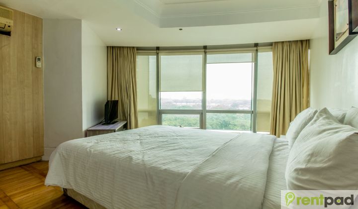 2 Bedroom Condo at One McKinley Place in BGC w Parking #21cd150463