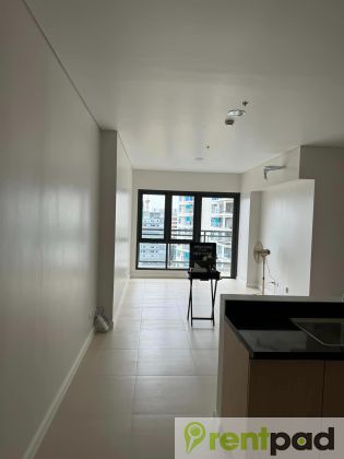 2BR Unit in Viento beside Ayala Alabang #ce9d6a4c61