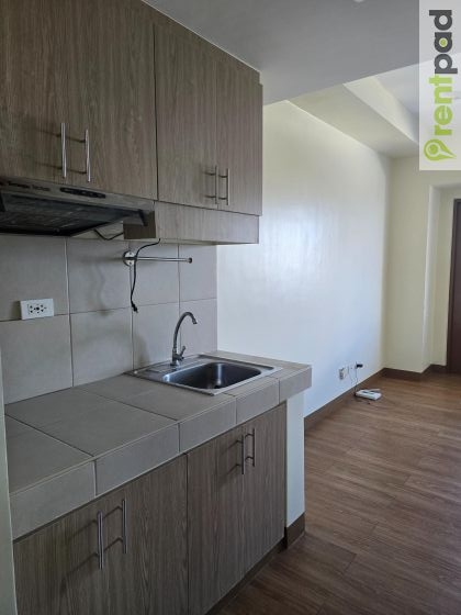 One Premier Alabang 1BR 29 sqm High Floor facing Sm Hypermart #424204f593