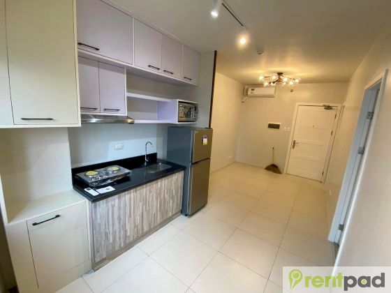 Semi Furnished 1BR Unit at Avila South Tower Circulo Verde #50ee871428