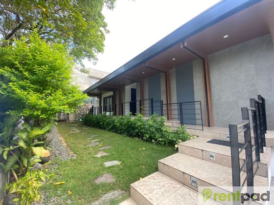 Modern Split Level Type Home in Dasmarinas Village #8c581f8696
