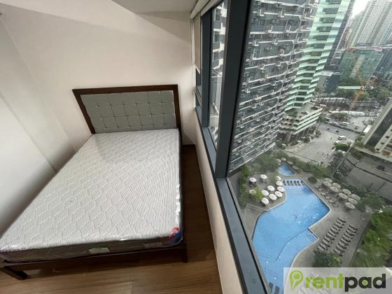 1 Bedroom near Ayala Ave with Soothing view of Pool #9c49c21092
